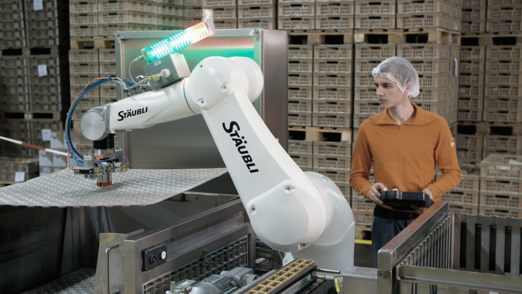 TX2 cobots, new controllers from Staubli feature safety, speed