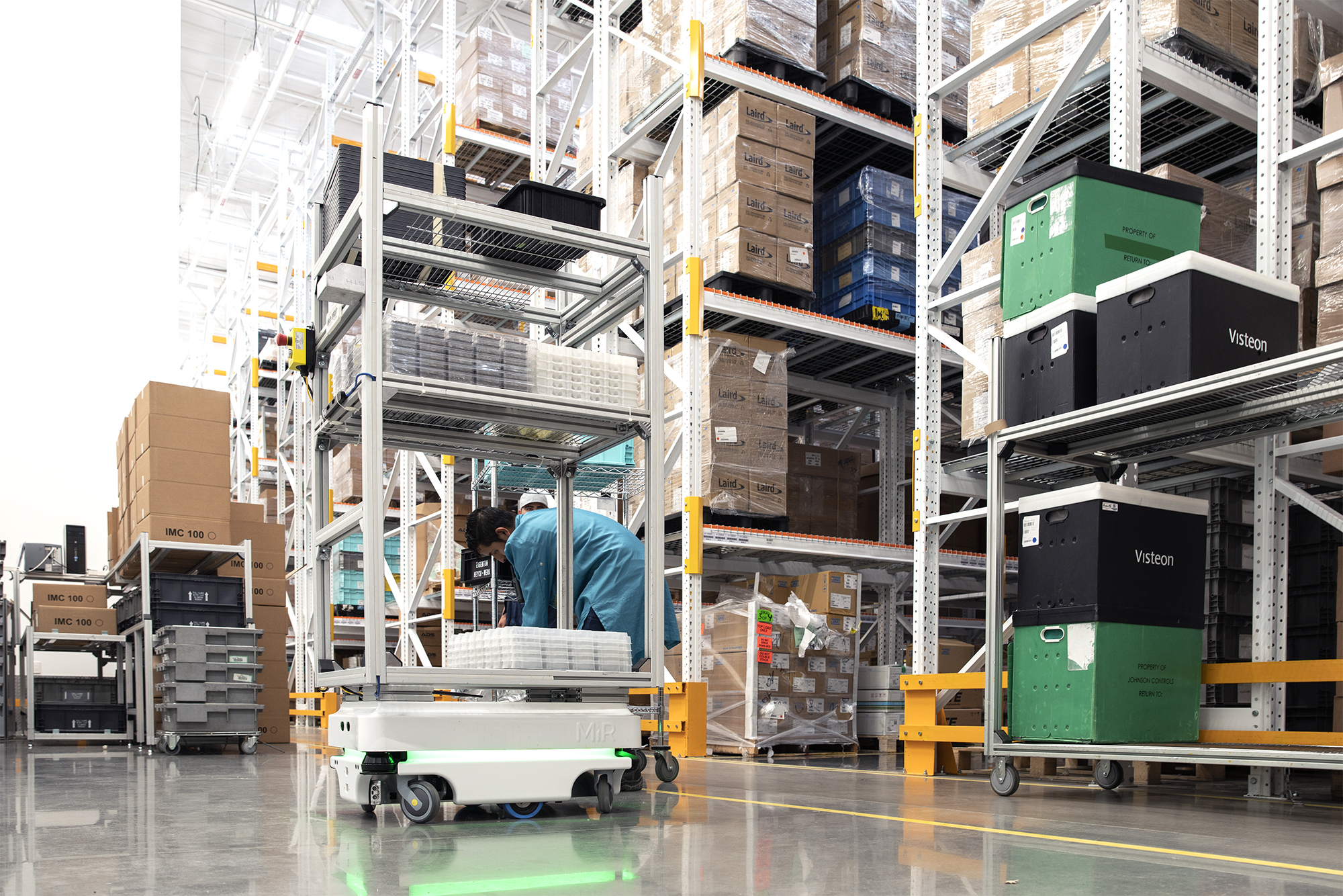 Visteon improves productivity with MiR mobile robots