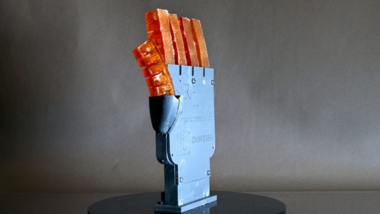 Soft robot sweats autonomously to prevent overheating