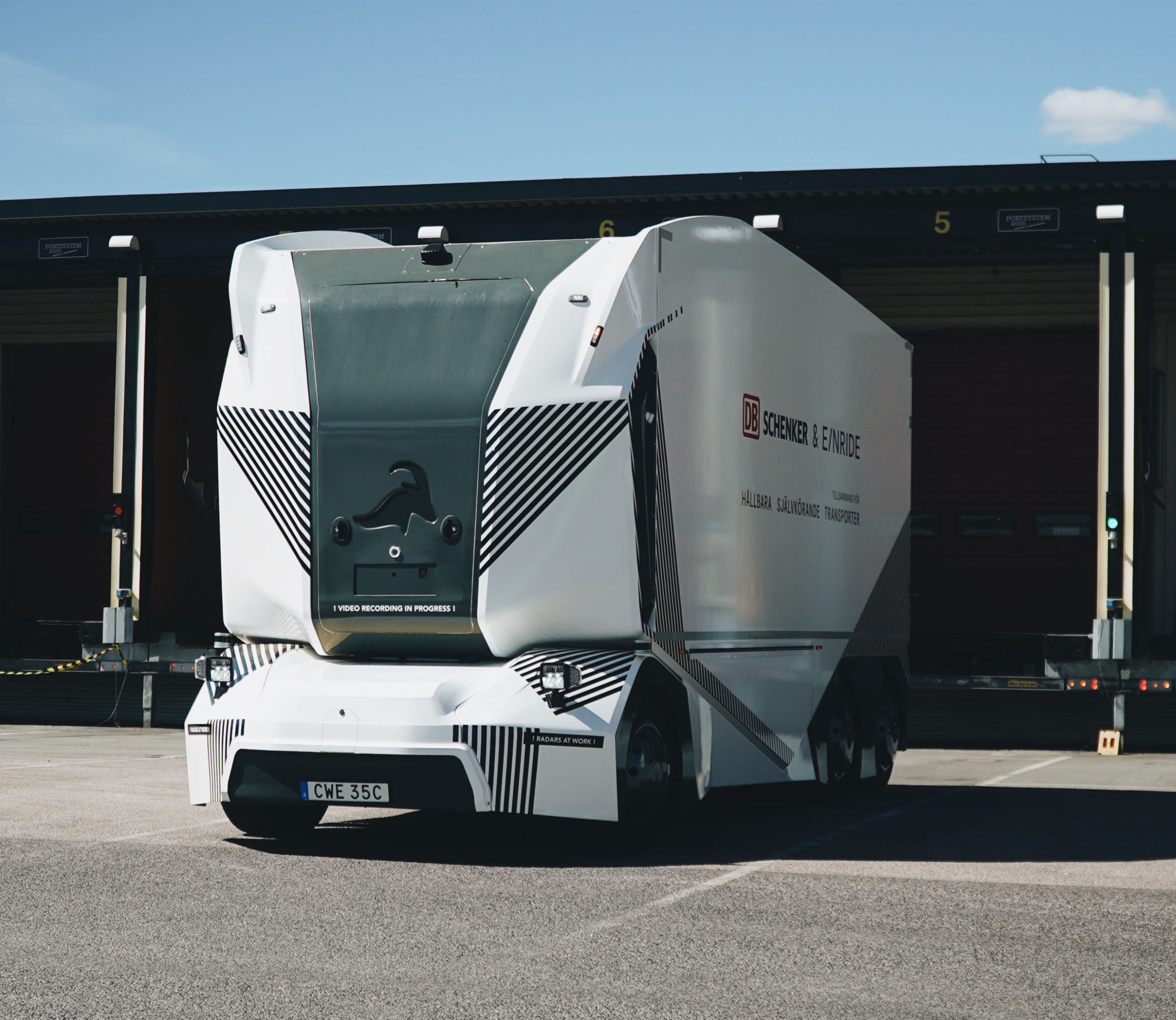 Remote operators to be recruited by Einride for autonomous trucks