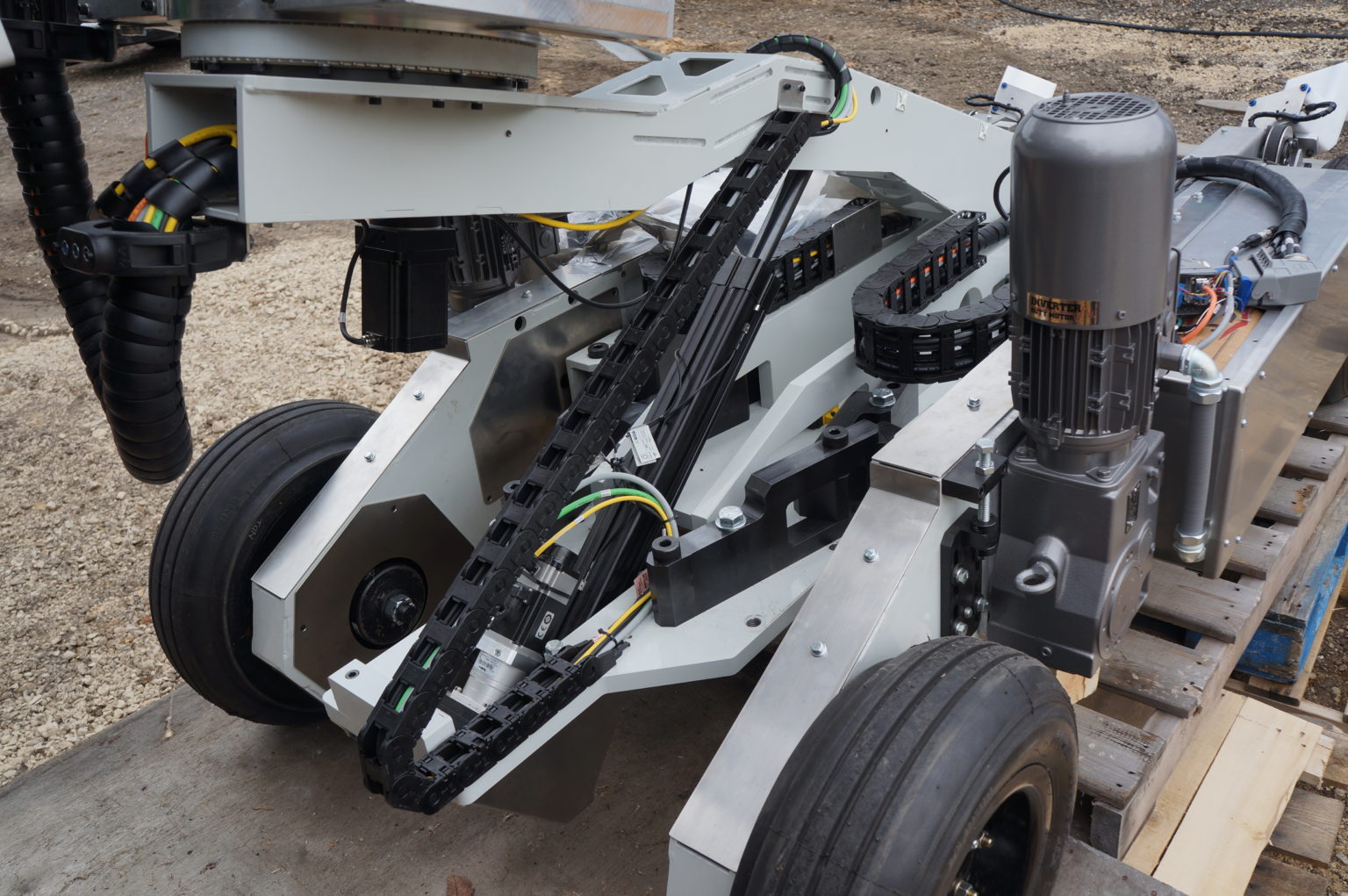 Pipeline repair robots deployed to reduce danger for human workers