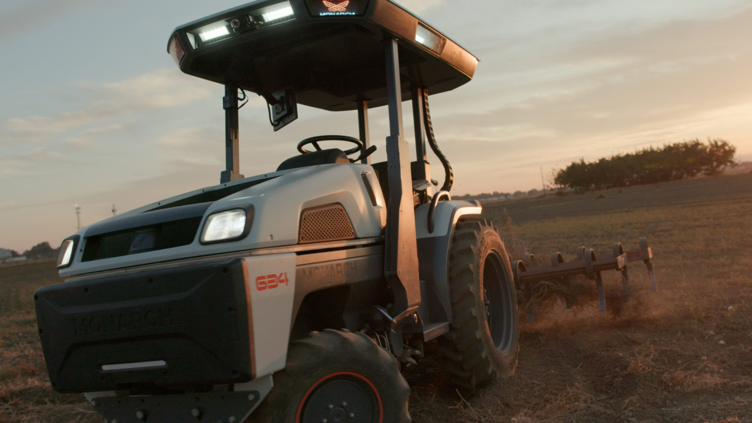 Monarch Tractor closes $20M Series A for autonomous tractors